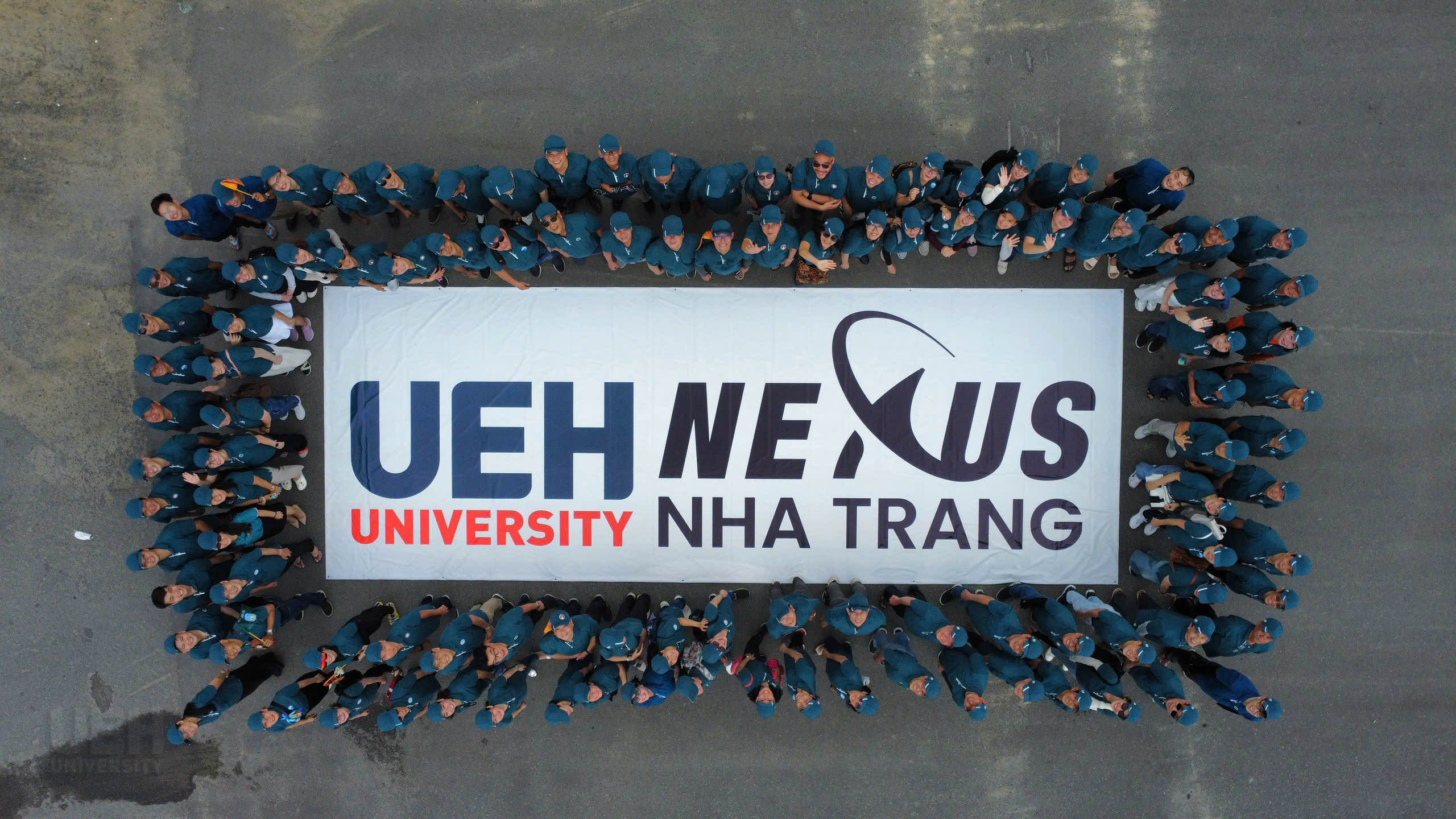 [UEH Day 2025 - Ngày 1] Hành trình truyền cảm hứng vì cộng đồng, môi ...