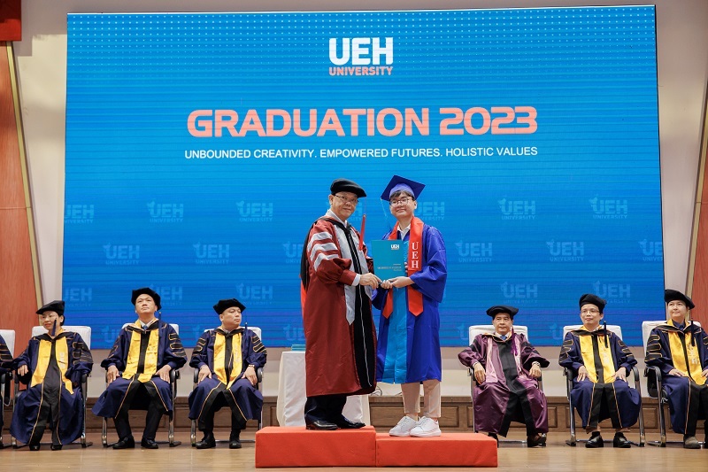 Lễ Tốt nghiệp đại học năm 2023: Hơn 4.300 Tân cử nhân UEH chính thức ...