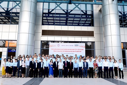 University of Economics Ho Chi Minh City (UEH) exchanging working ...